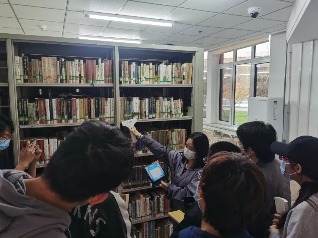 走进图书馆，爱上图书馆——记“图书馆员初体验”活动 - 最美图书馆 - 中国大学生在线